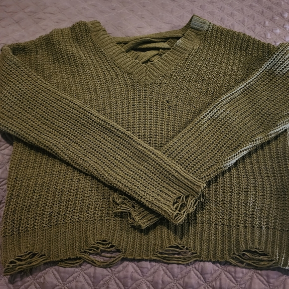 Derek Heart | Sweaters | Derek Heart Frayed Edge Cropped Sweater In ...